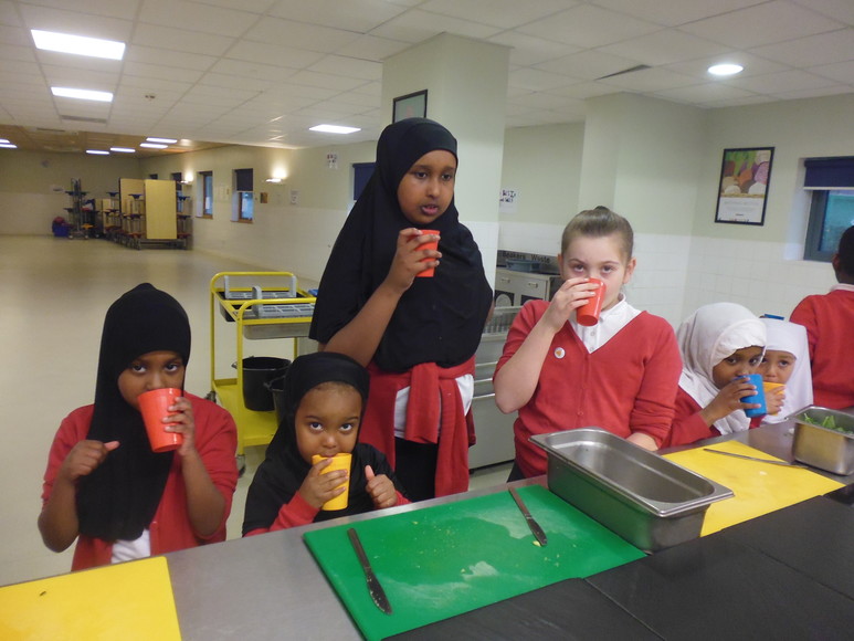 Smoothie Making Workshop - News Blog - Barton Hill Academy